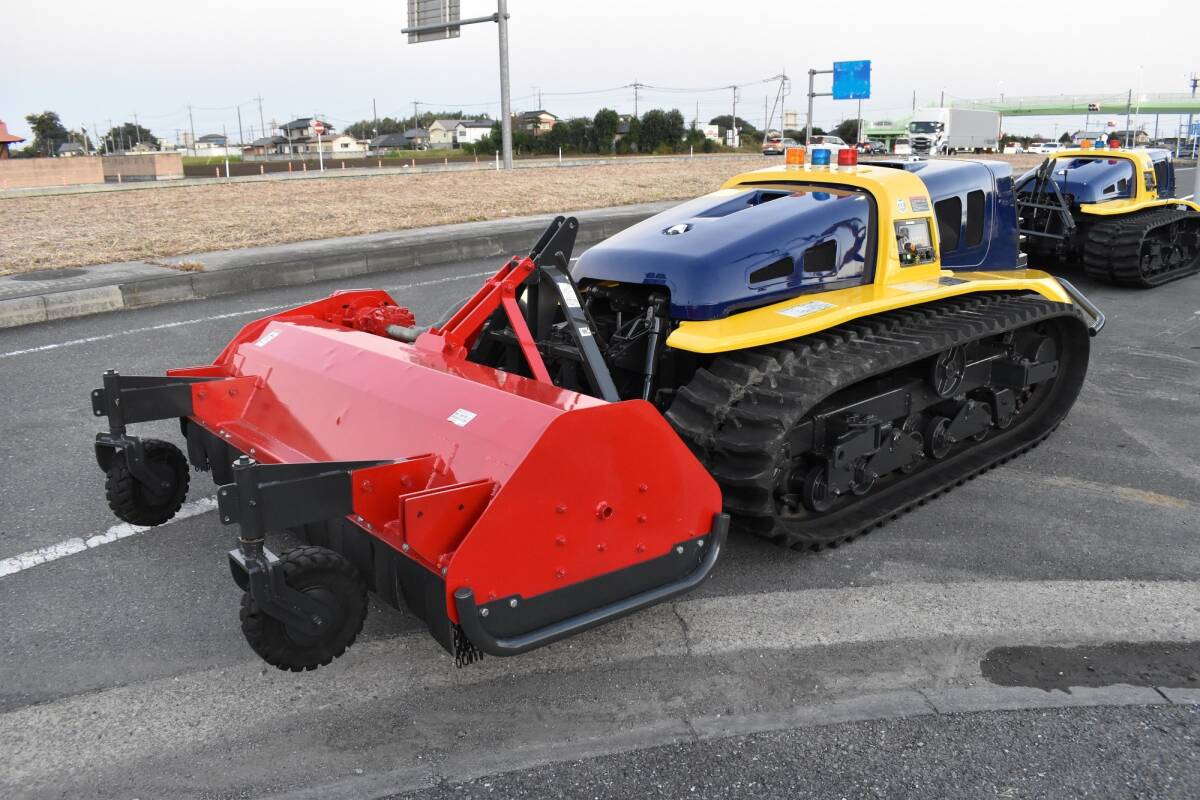 【傷や汚れあり】【埼玉発】Kubota クボタ (筑水キャニコム) AMX-7 AMX7 無線制御草刈機 ラジコン・リモコン付 の落札情報詳細 ...