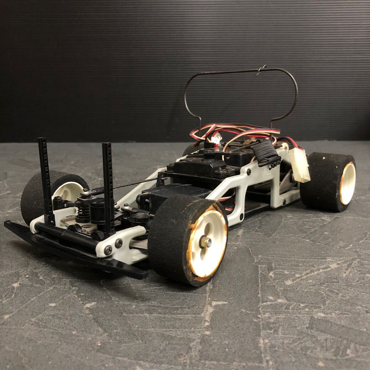 【やや傷や汚れあり】京商 KYOSHO RC ラジコン シャーシ 日本製 フタバ FUTABA FP-R104F FP-S128 サーボ 受信 ...