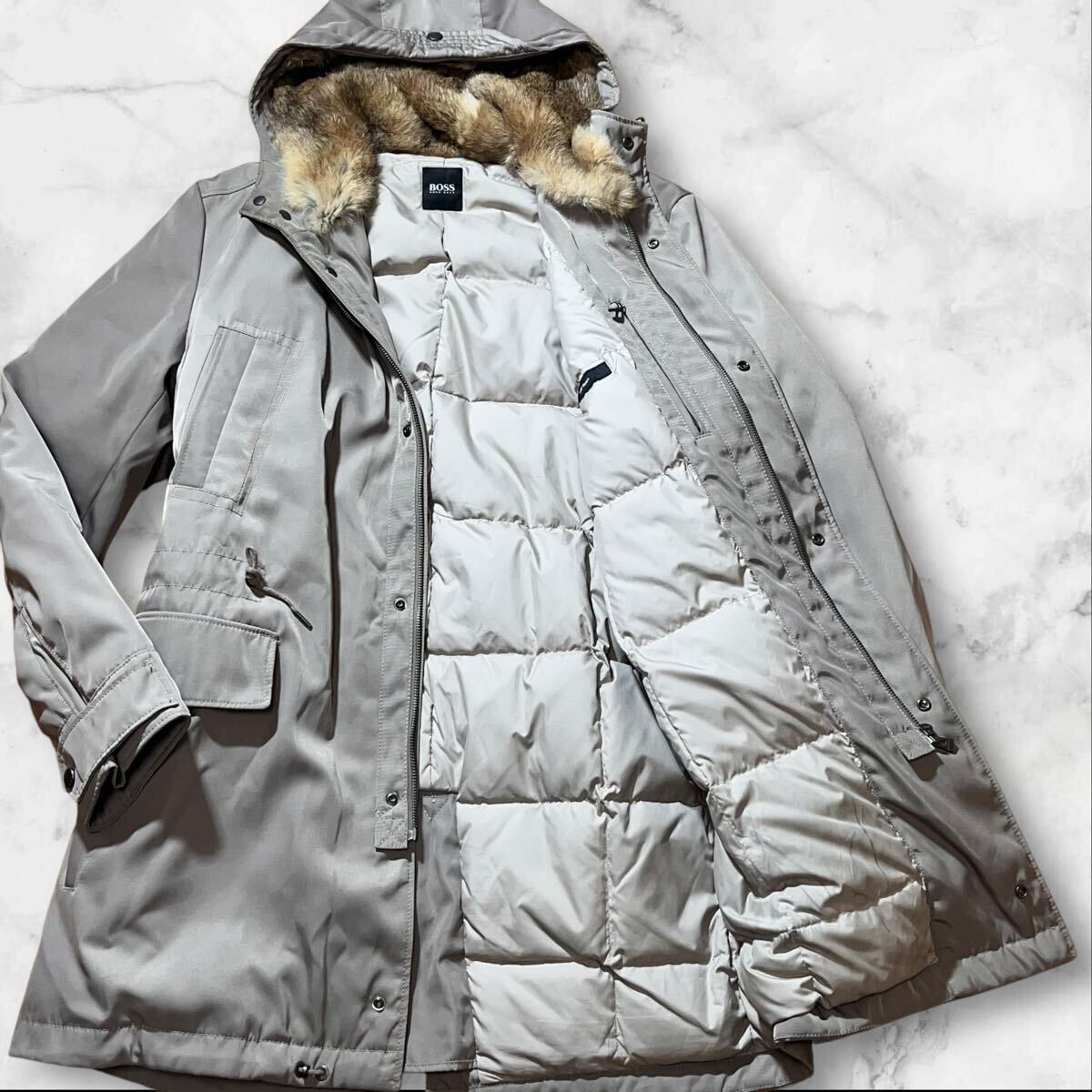 【目立った傷や汚れなし】リアルラビットファー!!!驚愕の52サイズ!!!【HUGO BOSS ヒューゴボス】極暖を羽織る ダウンジャケット ...