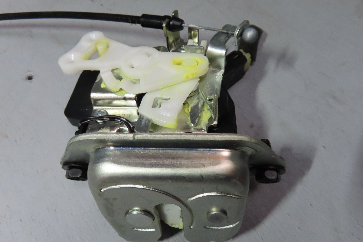 【やや傷や汚れあり】アルト HBD-HA25V リア ゲート ロック アクチュエーター モーター バックドアロック 後 純正 15287 伊t ...