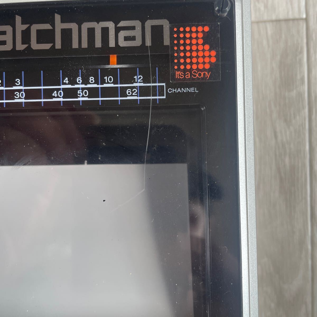 【傷や汚れあり】M2216 希少 【SONY/ソニー 1983年 watchman/ウォッチマン FD-20 白黒テレビ】通電確認済み 昭和 ...