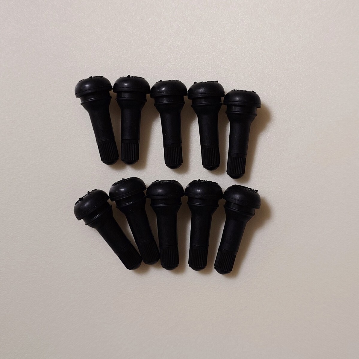 【未使用】エアバルブ TR413 10個 汎用 ゴムバルブ バルブコア付き スナップインバルブ キャップ付き チューブレス タイヤ ホイール TR-413 ムシの落札情報詳細 - Yahoo ...