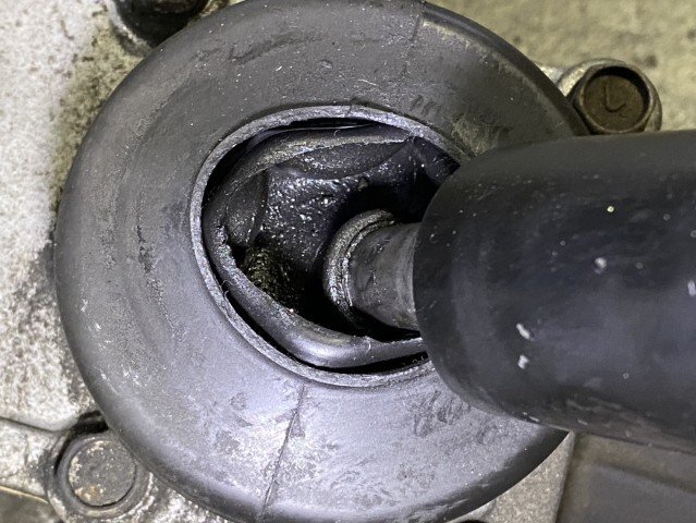 【やや傷や汚れあり】180SX E-RPS13 純正 トランスミッションASSY 5MT SR20DET 希少 レア 個人宅様配送不可 営業所止め可 (シルビア/S13/S14/S15 ...