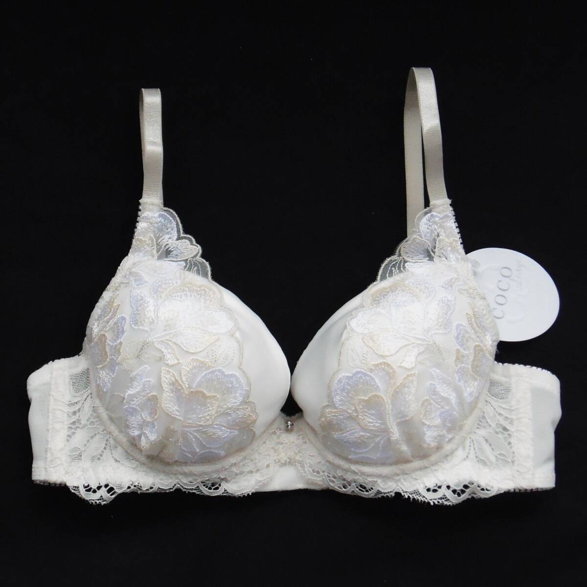 【未使用】COCO Linge ガーデンレースサテン ブラジャー&ショーツセット C75/M ココランジェ 柔らかな光沢感 紐パン アイボリー 新品送料込 定価\3190の落札情報詳細 ...