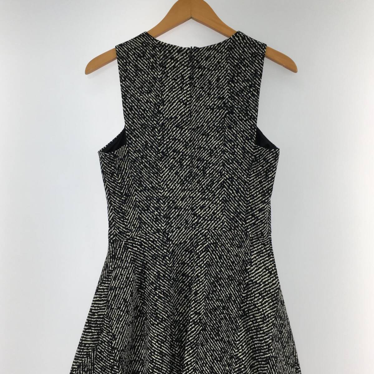 【目立った傷や汚れなし】ZARA BASIC ザラベーシック ノースリーブ ワンピース sizeEUR S/ブラック系の落札情報詳細 - Yahoo!オークション落札価格検索 オークフリー