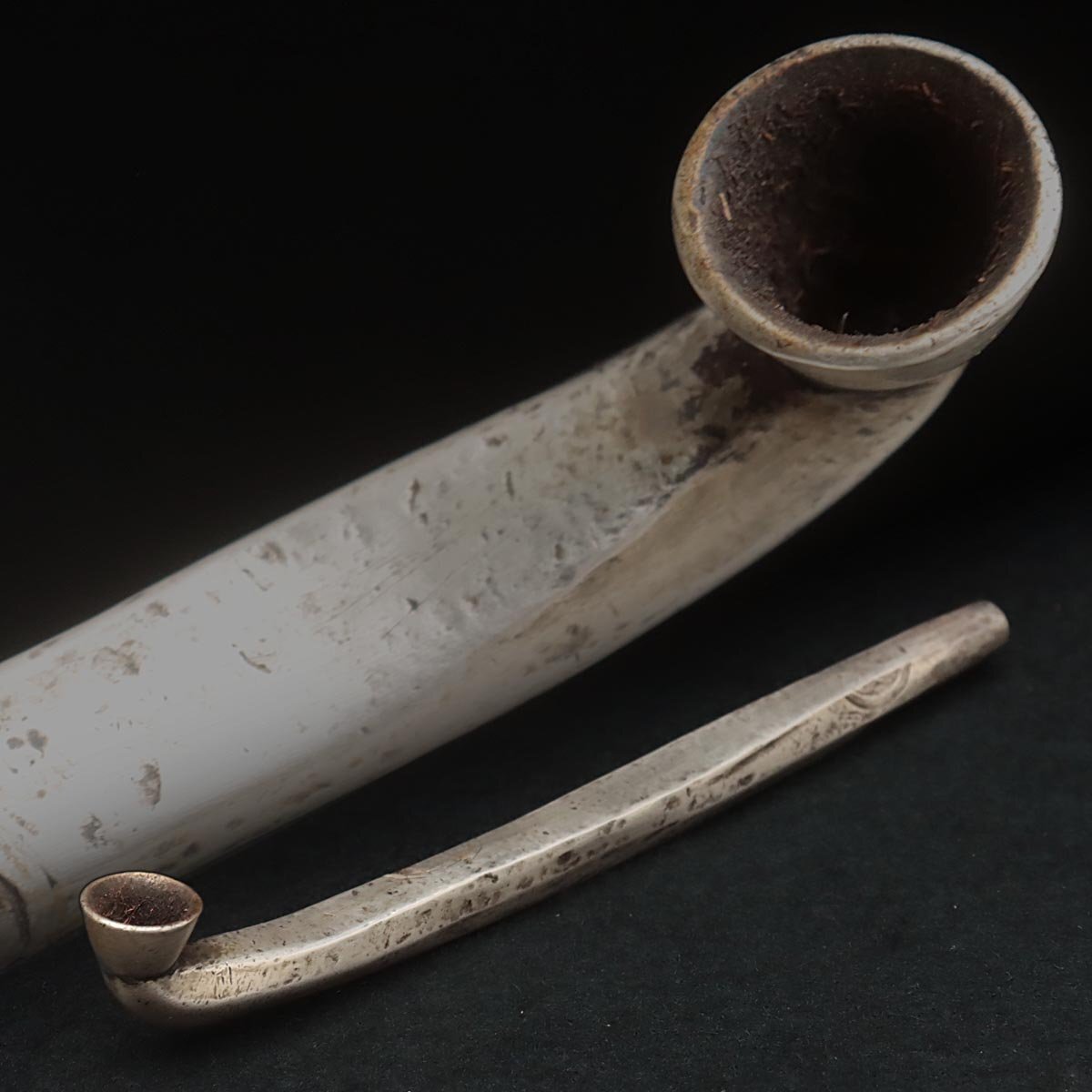 【やや傷や汚れあり】JP328 時代喫煙具 純銀 金象嵌 丸に違い鷹の羽紋 純銀煙管 全長12.9cm 重43g・延べ煙管・キセル 古金工の落札情報詳細 - Yahoo!オークション落札価格 ...