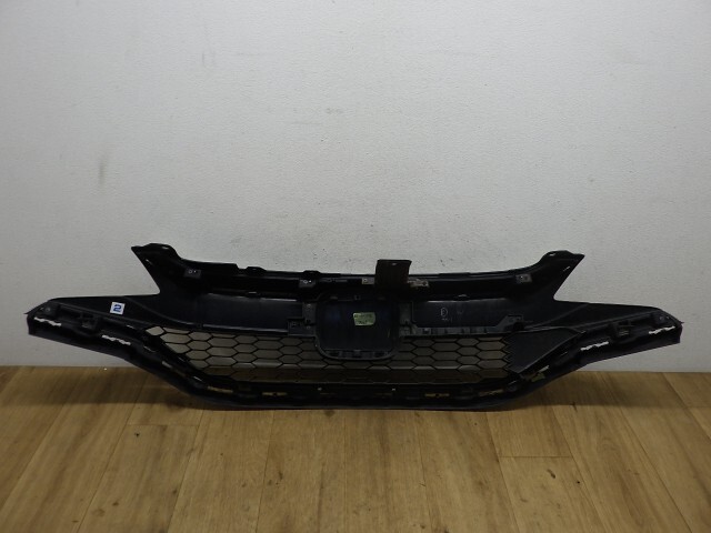 【傷や汚れあり】フィット GK4 ラジエータグリル NH830M 71121-T5A-J50の落札情報詳細 - Yahoo!オークション落札 ...