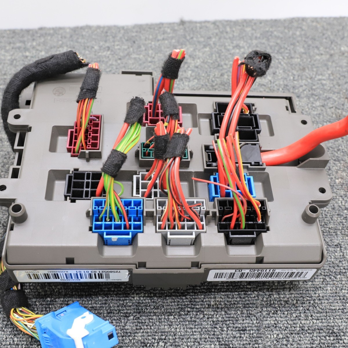 [B-10]BMW M3 E92 WD40 フロント パワーディストリビューション ヒューズボックス 61149119445 Power ...