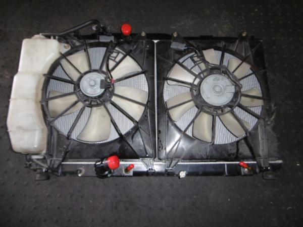 【やや傷や汚れあり】オデッセイ ラジエーター 電動ファンモーター 純正 RB1 即決 H15年 CVT 前期 K24A 2WD 19010 ...