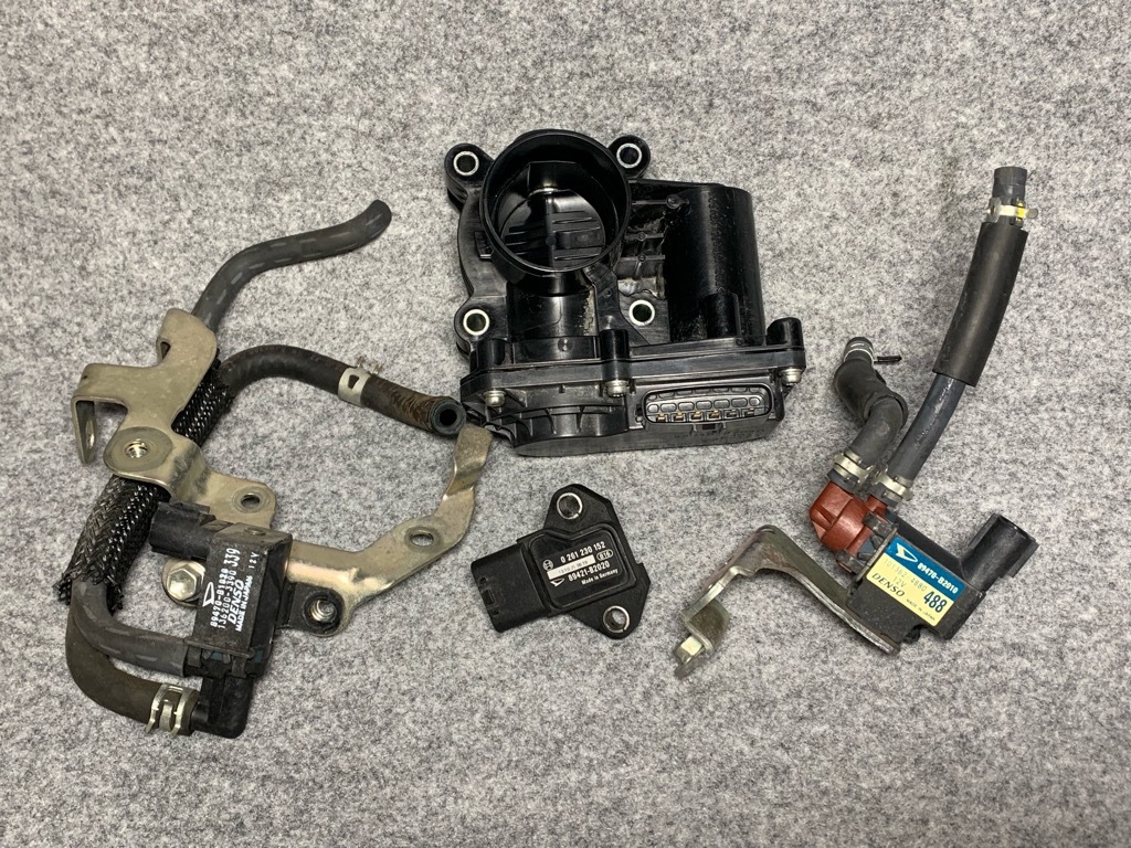 (1697)送料無料! ムーブカスタム LA100S スロットルボディー 他センサー類 セットKF-DET 22030-B2040 89470-B2010 89421-B2020 89470 ...