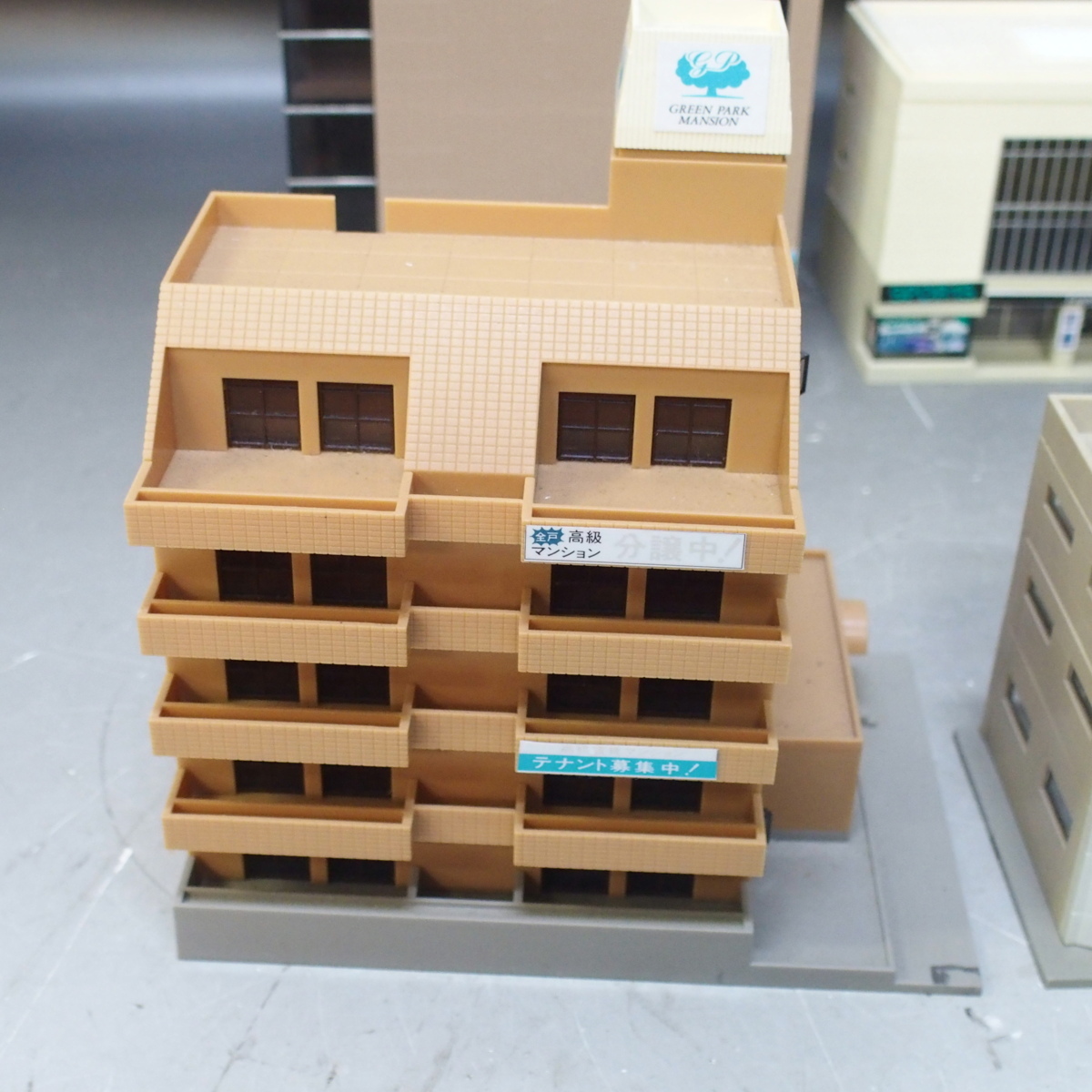 1円Nゲージ・ストラクチャーtomix.4018.4020 スカラ座ビル.デパート.4034.マンション.4043.4044.ビル.五重塔合計 ...