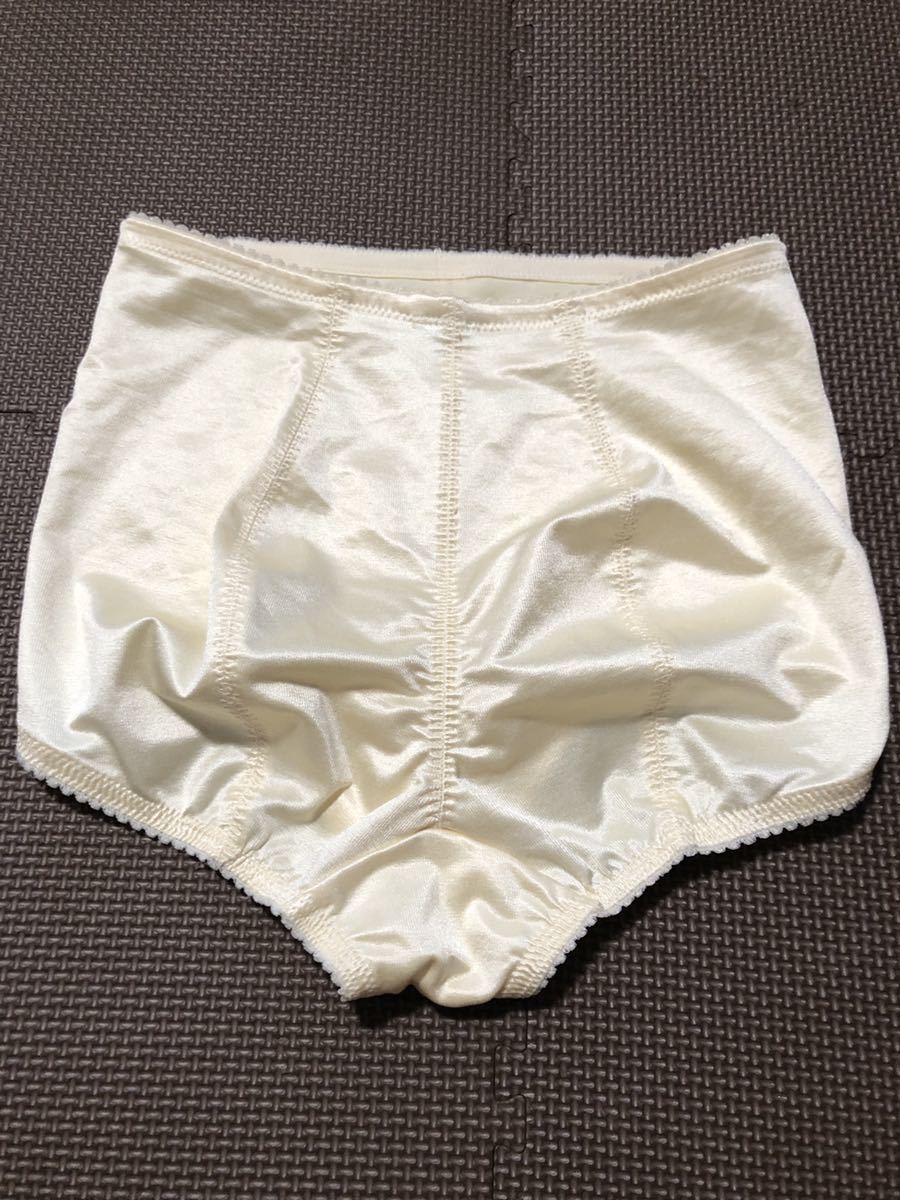 シャルレ ショートガードル 70 ANCY FE131 イエロー アンシィエレーヴの落札情報詳細 - Yahoo!オークション落札価格検索 オークフリー