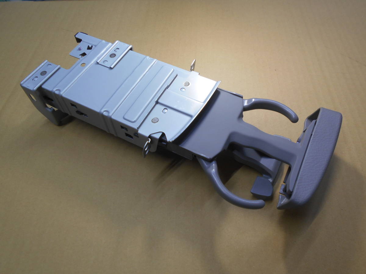 【新品】トヨタ アルファード ANH10W系 ドリンクホルダー 55620-58010-B0の落札情報詳細 - Yahoo!オークション落札 ...