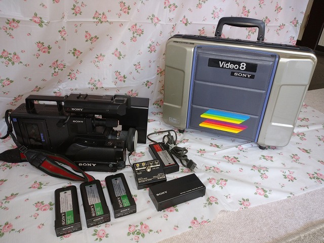 [希少] SONY ソニー Video8 8ミリビデオカメラ CCD-V8 キャリングケース LC-V801他アクセサリー多数 セットの落札情報詳細 - Yahoo!オークション落札価格検索 ...