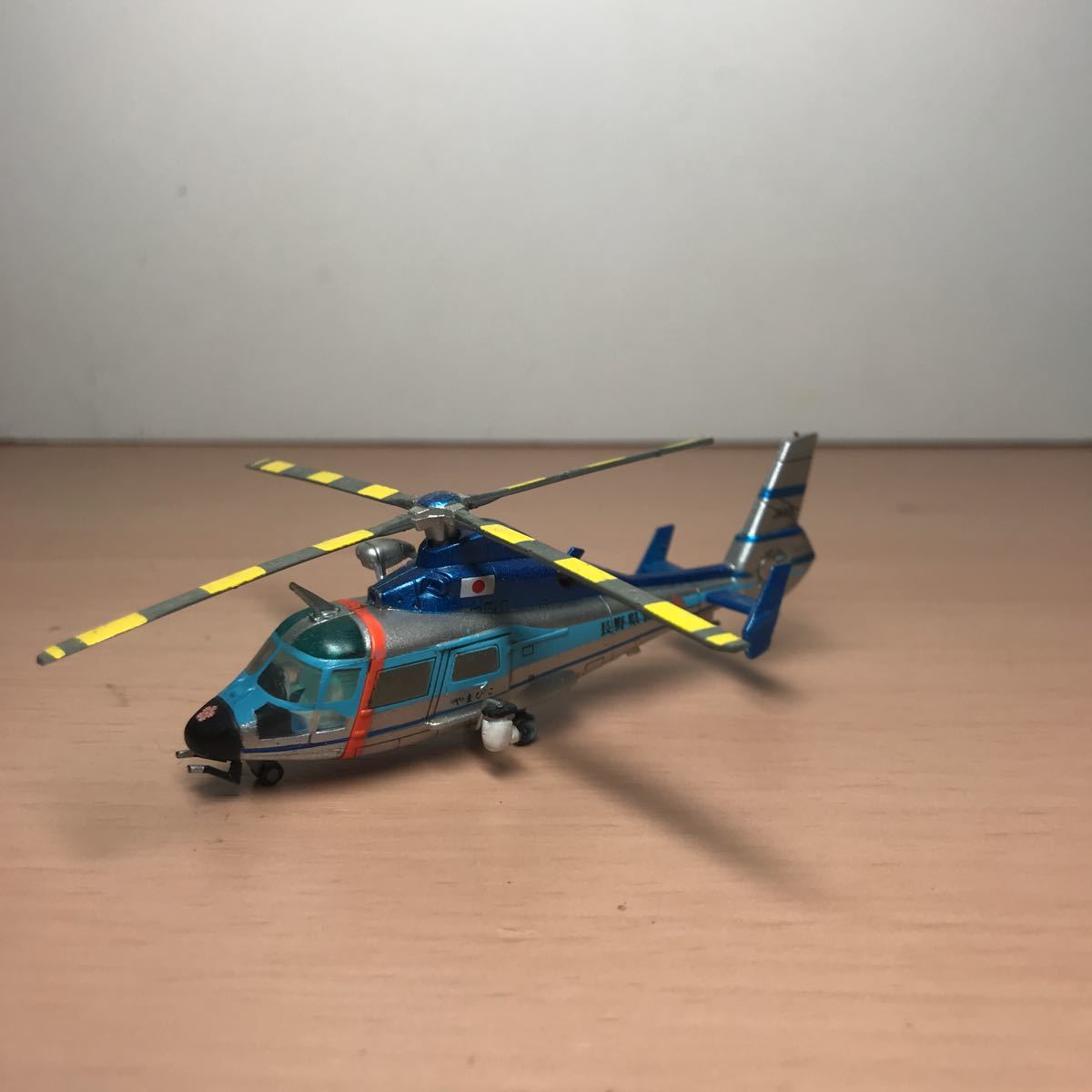 1/144 エフトイズ ヘリボーンコレクション AS365警察ヘリコプター「長野県警 やまびこ」仕様 ヘリテレ、送信機自作 の落札情報詳細| ヤフオク落札価格情報 オークフリー