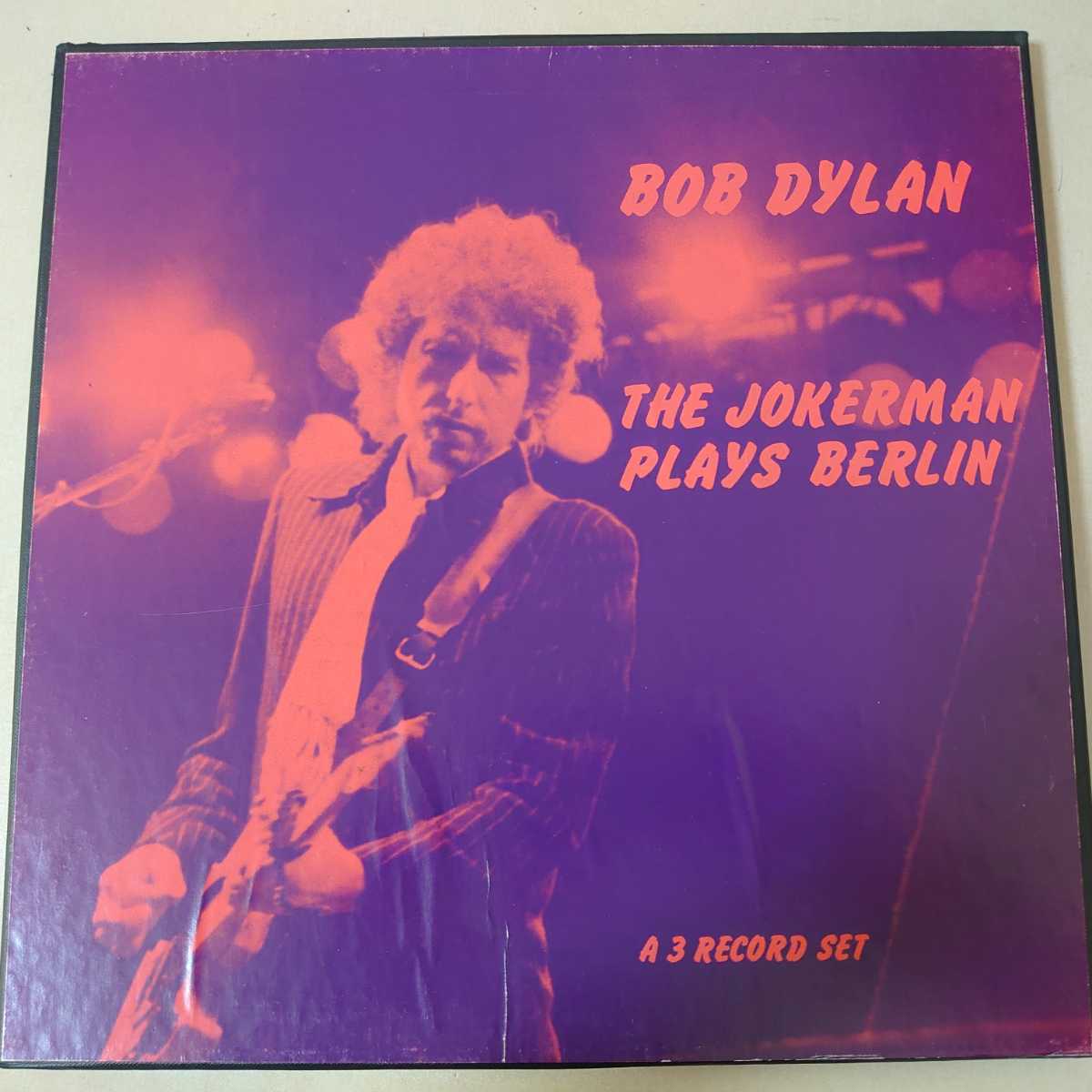 【目立った傷や汚れなし】LP BOB DYLAN/THE JOKERMAN PLAYS BERLIN[BOX入3枚組/1984年/コレクターズ ...