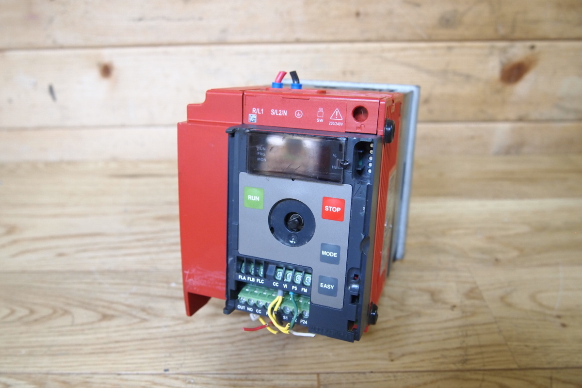 【新品】2SA562-GR【即決即送】 東芝 トランジスタ シルクハット [313Po/262272] Toshiba Transistor ...