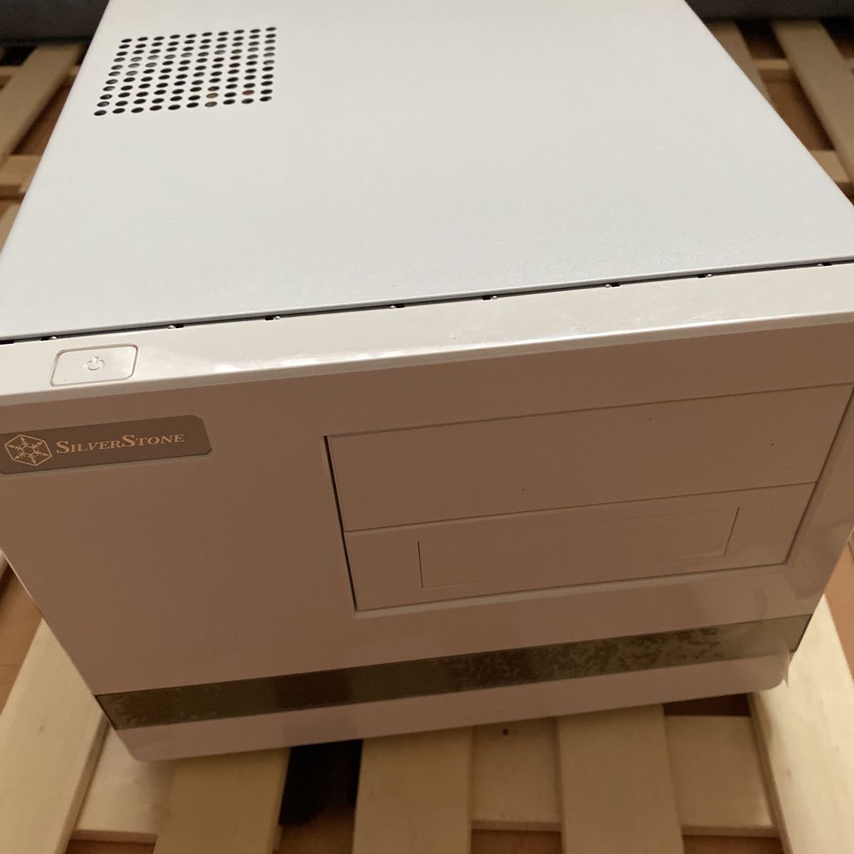 【やや傷や汚れあり】【動作確認済み】SilverStone SUGO SERIES SST-SG02-F White + AMD Athlon Ⅱ ADX640WFK42GM 付き マザー ...