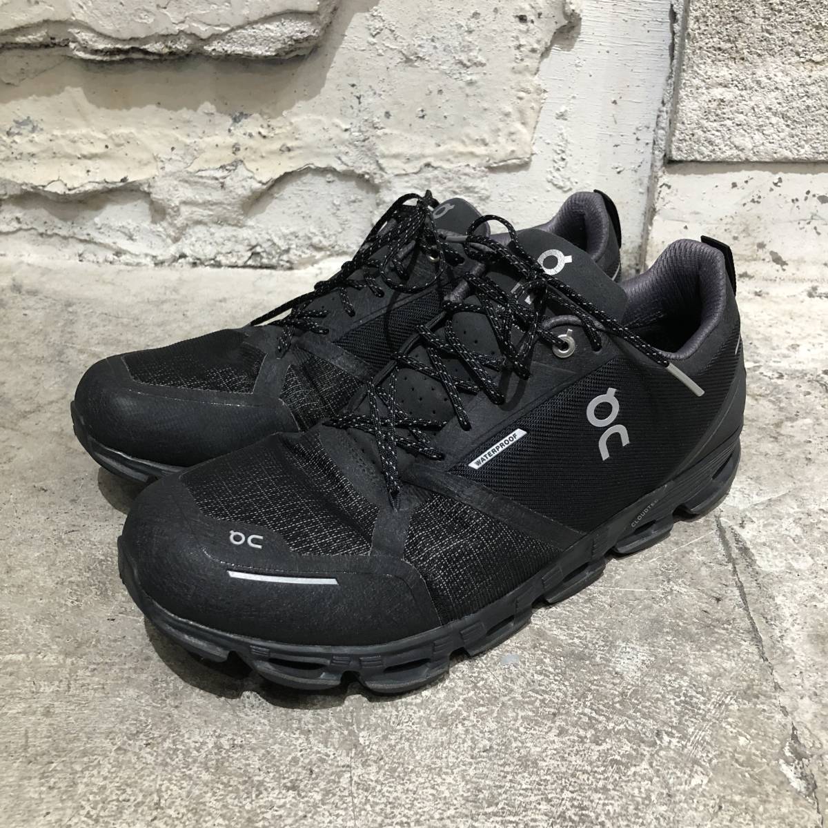 【やや傷や汚れあり】On オン SWISS ENGINEERING スイスエンジニアリングクラウド Waterproof ウォータープルーフ ...