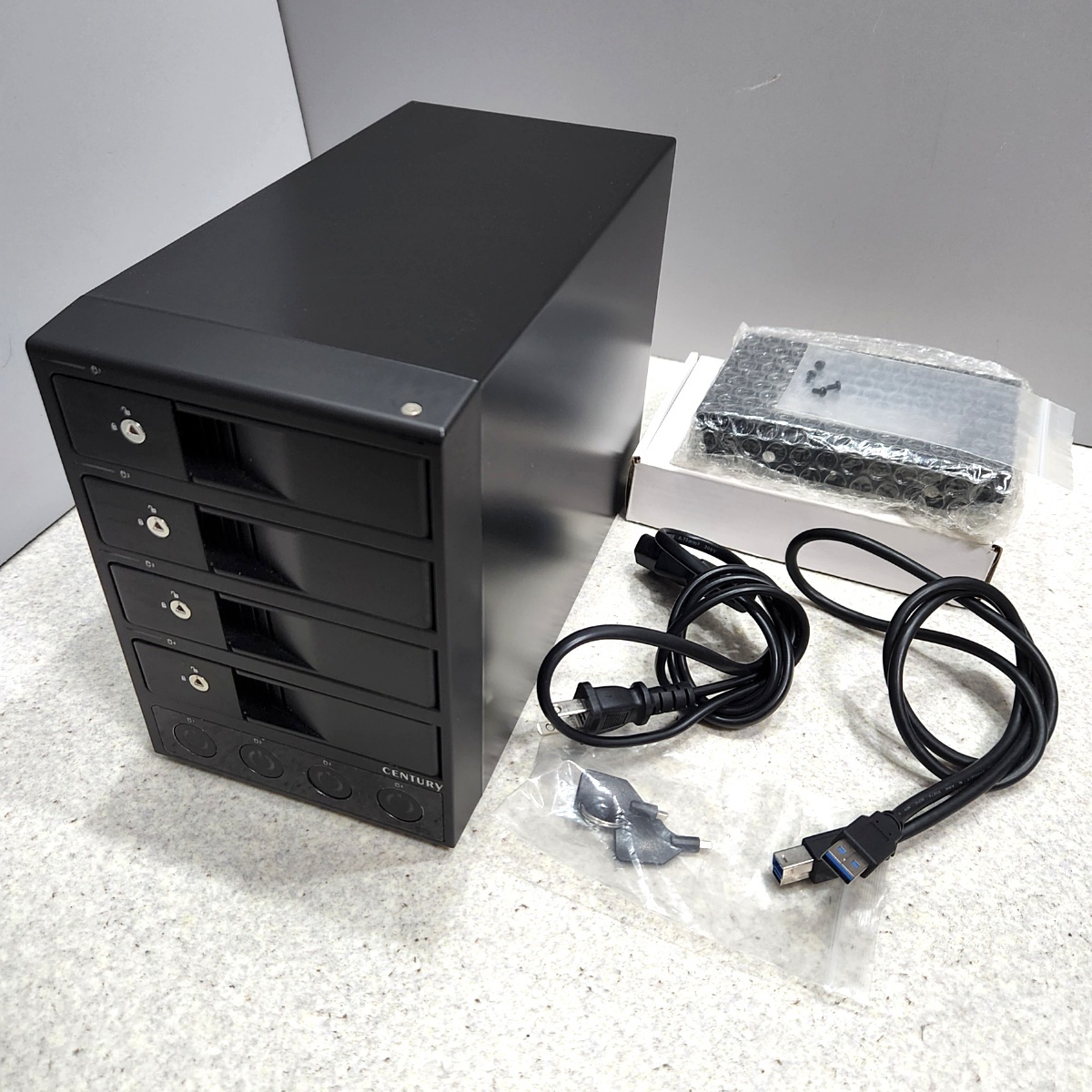 【傷や汚れあり】★ 中古★センチュリー 裸族のカプセルホテル Ver.2 HDD 独立起動可能多段ケース USB3.0【CRCH35U3IS2 ...