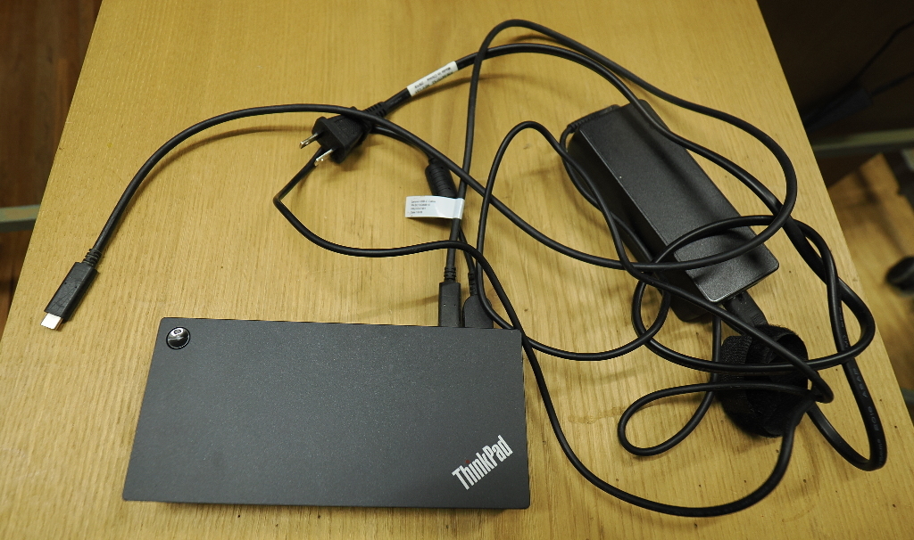 【やや傷や汚れあり】Lenovo Thinkpad USB-C Dock Type:40A9の落札情報詳細 - Yahoo!オークション落札価格検索 オークフリー