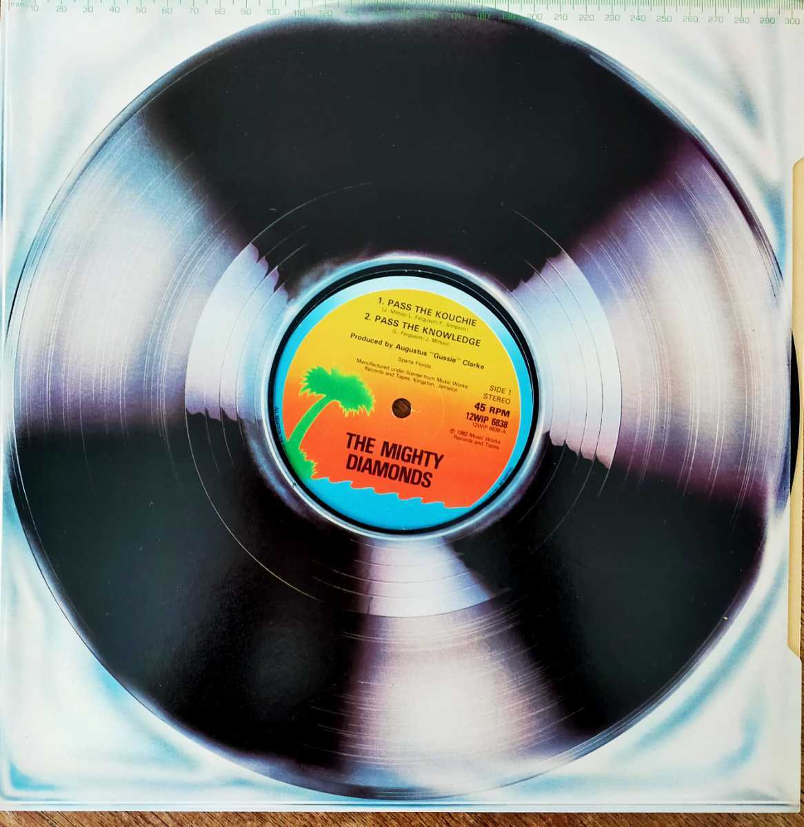 【目立った傷や汚れなし】The Mighty Diamonds/Pass The Kouchie/英Island Org.”12/Prd.by ...