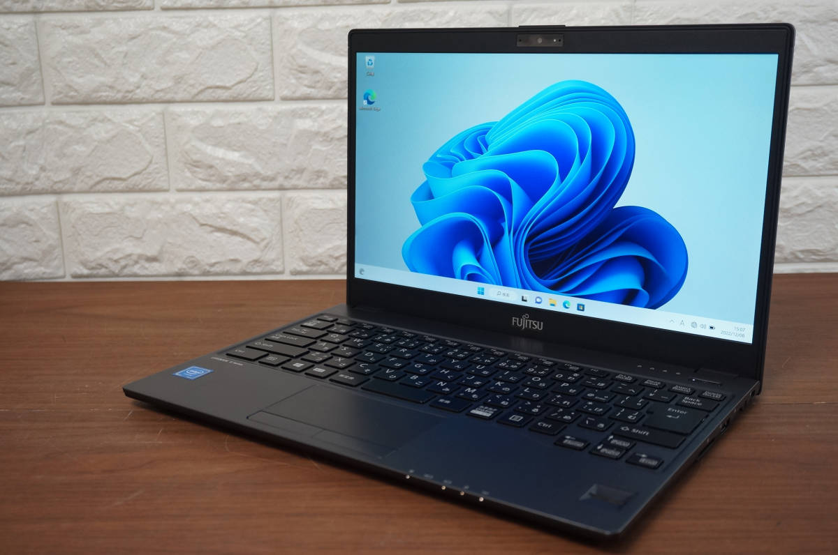 【目立った傷や汚れなし】薄型 富士通 LIFEBOOK U937/R 《 Intel Celeron 3965U 2.20GHz / 4GB / SSD 128GB / カメラ ...