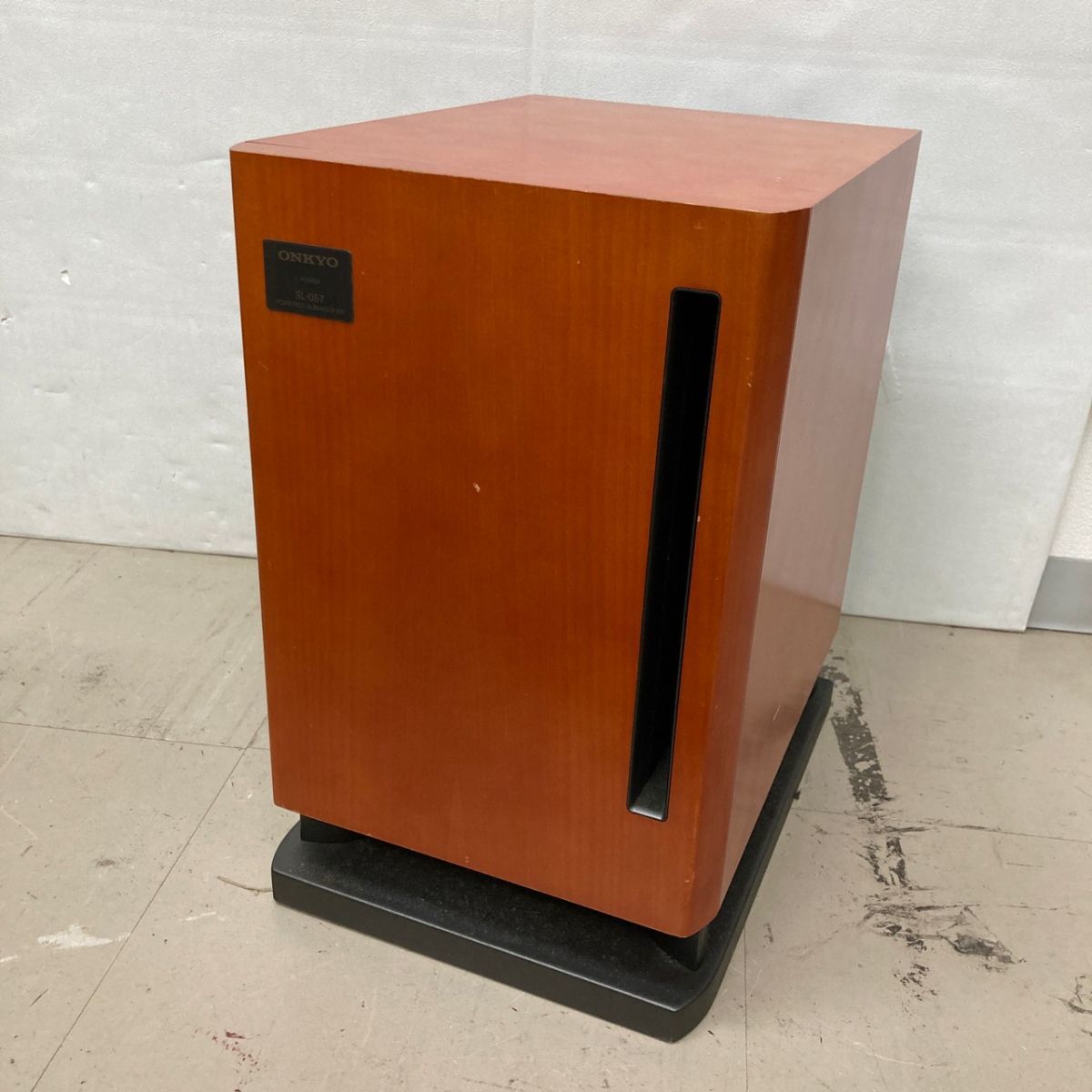 【傷や汚れあり】M118-K18-4176 ONKYO オンキョー アンプ内蔵 サブ ウーファー 音響機器 オーディオ機器 通電OK ② の ...