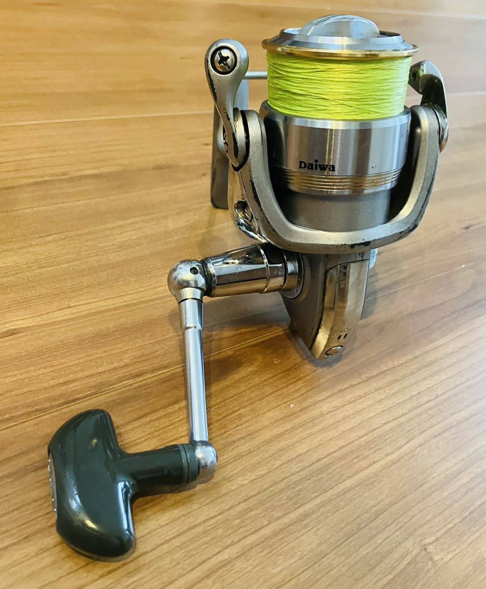 【傷や汚れあり】ダイワ レブロス2506 ライン付 回転良好 トラウト、アジング、メバリング、エギング等に。DAIWA REVROS2506 ...