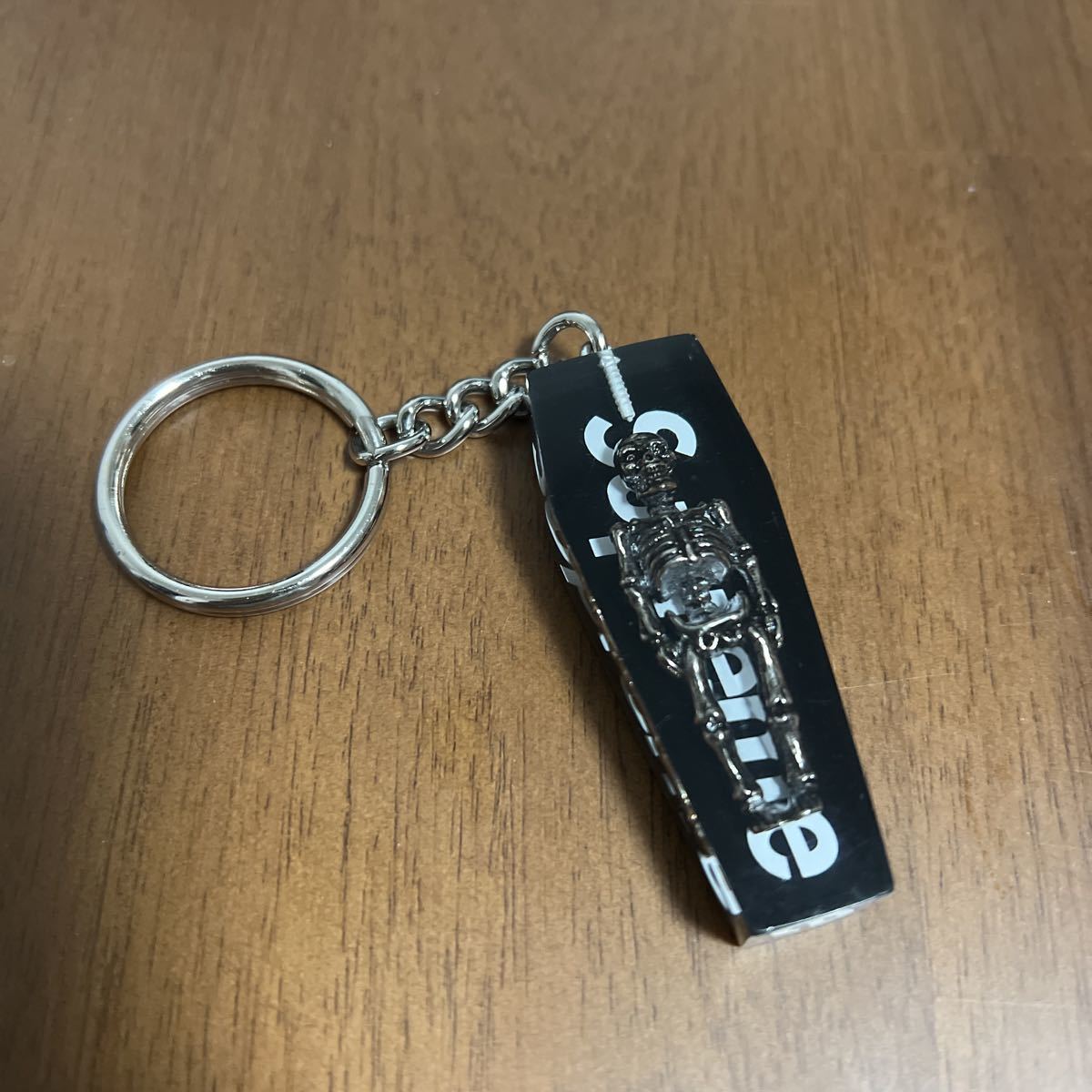 【傷や汚れあり】Supreme シュプリーム Skeleton Keychain Red 20SS + Wave Keychain Green ...