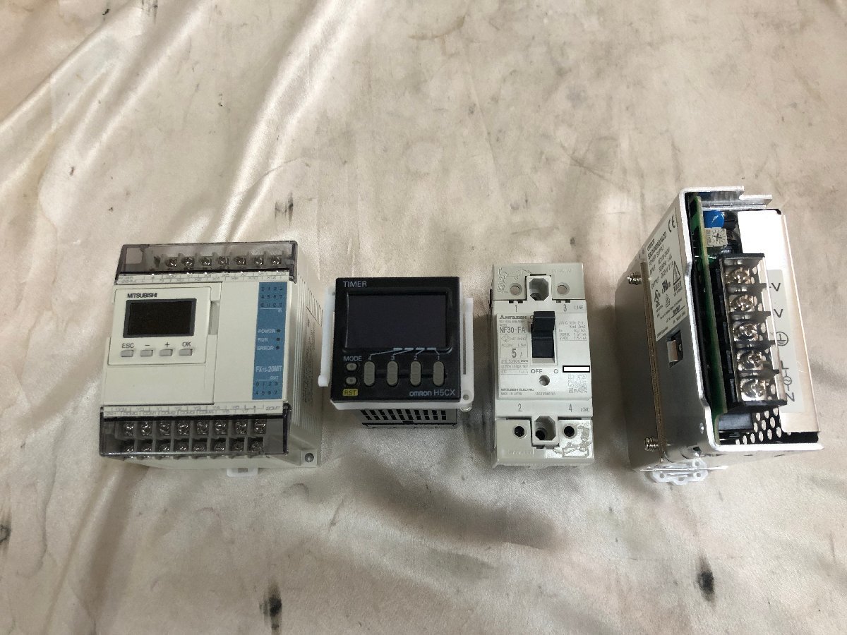 【目立った傷や汚れなし】 送料無料 三菱 FX-1S-20MT シーケンサー、NF-30-FA 、omron H5CX-L8SD-N、S8JX ...
