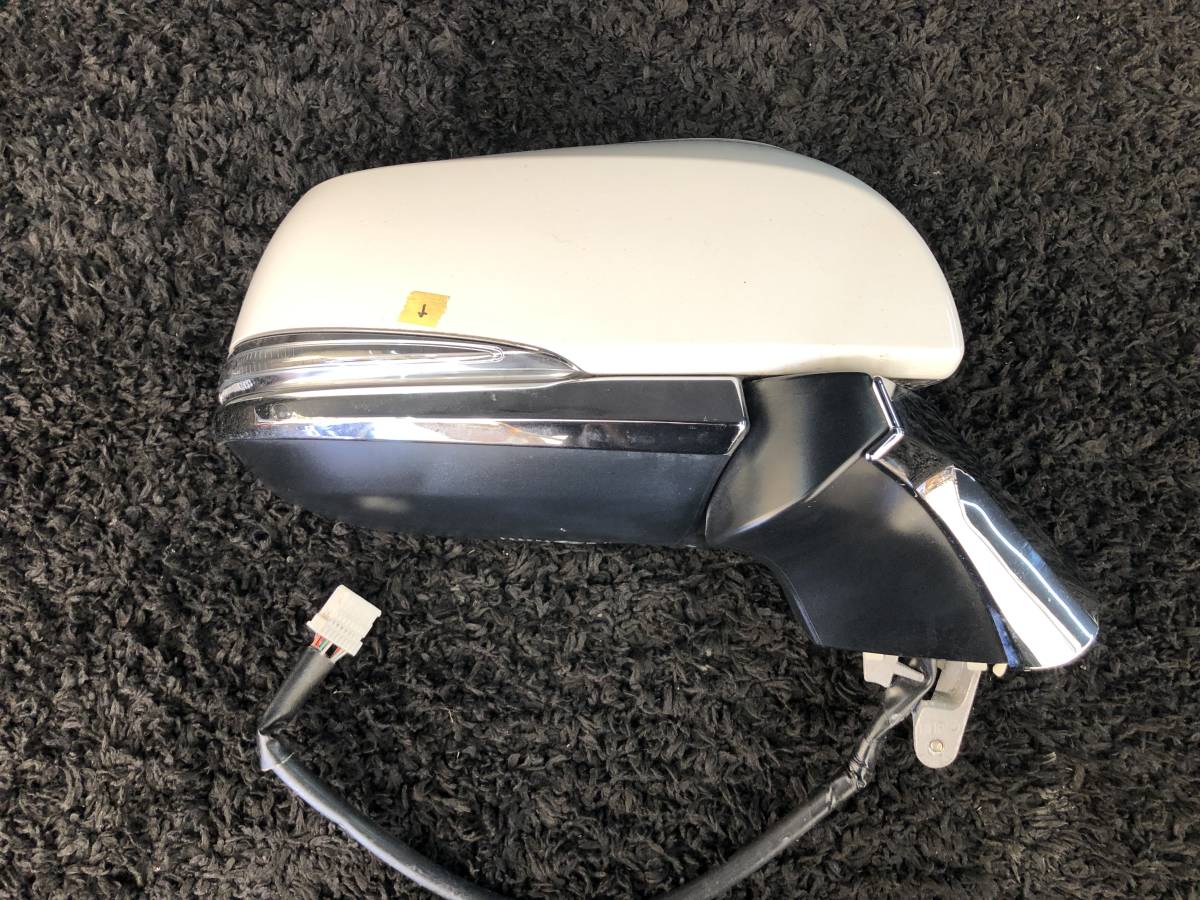 【やや傷や汚れあり】ヴェルファイア Ggh30 純正 右ミラー 右ドアミラー 電動格納 ウィンカー付き 070 ホワイト 87910