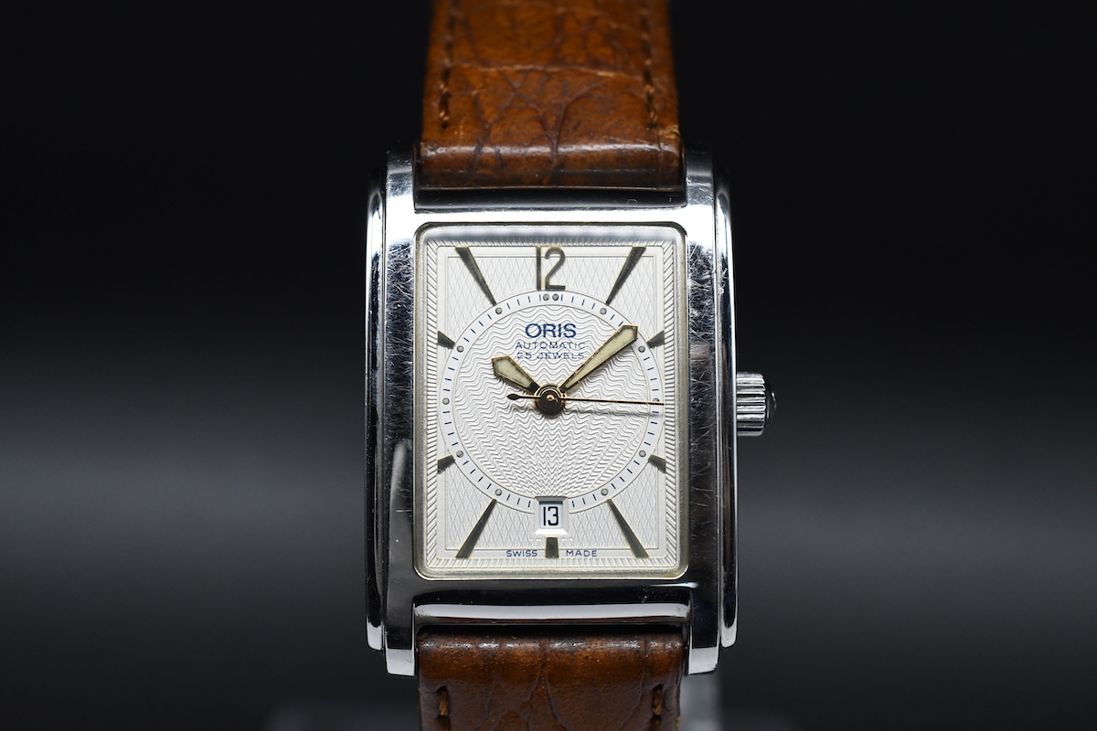 【やや傷や汚れあり】動作品 ORIS AUTOMATIC 25JEWELS ref:7474 オリス スクエア 自動巻き デイト シルバー文字盤 08575の落札情報詳細 - Yahoo ...