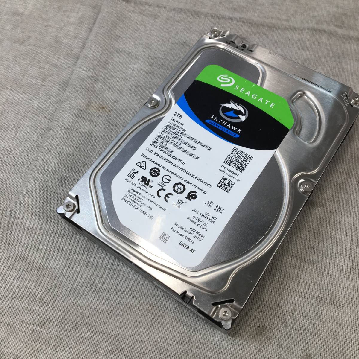 【未使用】未開封 Seagate ST2000VX015 3.5インチ 256MB 2TB Skyhawk Lite 監視内蔵ハードドライブ ...