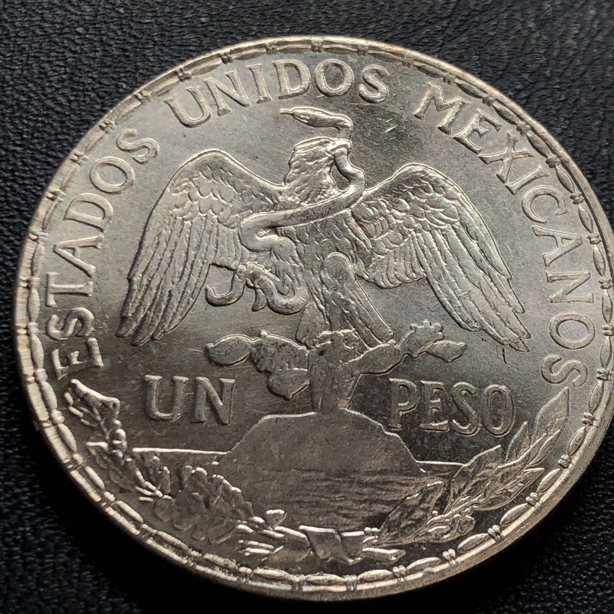 【やや傷や汚れあり】銀貨 メキシコ 古銭 銀貨 1913年 リバティ 記念銀貨 イーグル 大型銀貨 重さ 26.84gの落札情報詳細 - ヤフオク落札価格検索 オークフリー