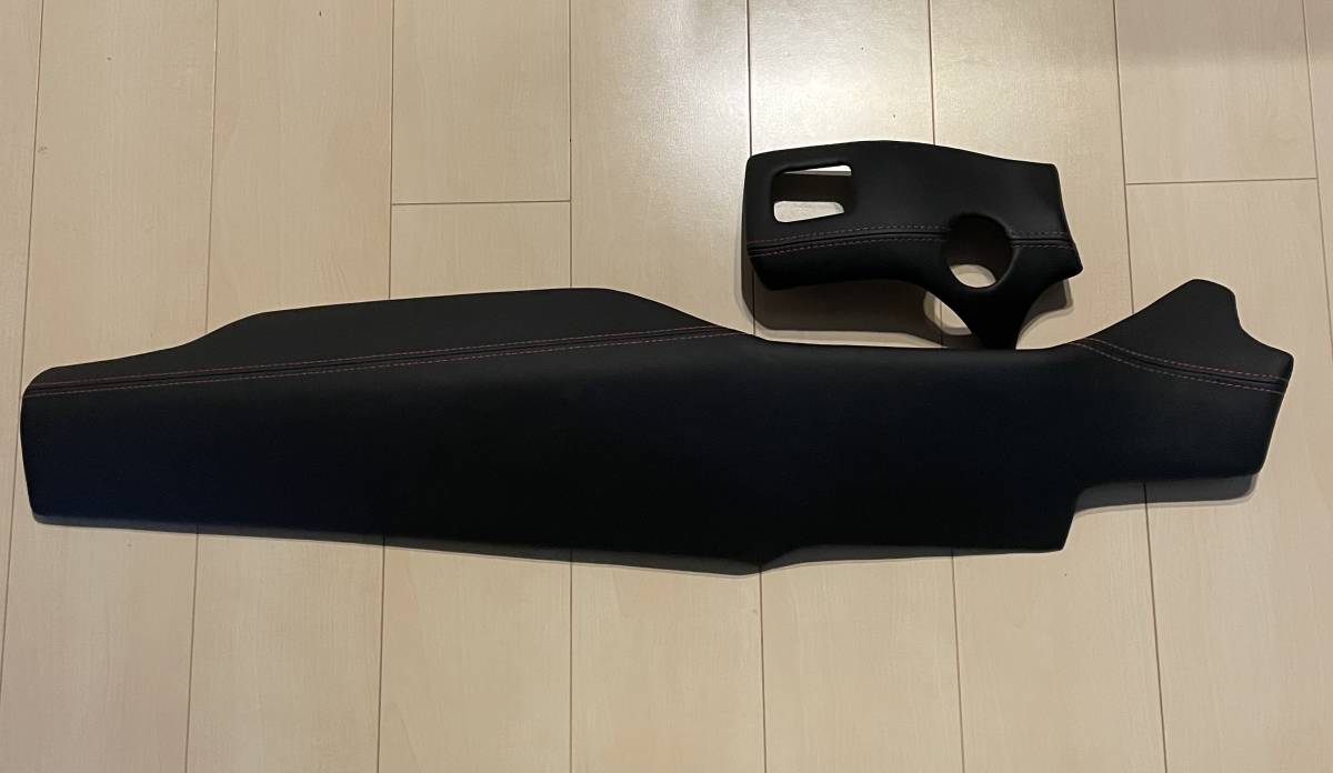 【未使用に近い】TOYOTA C-HR ZYX10 NGX50 LANBO レザーインストールメントパネル 2pcs ブラック×レッド LIMP-CHR-RE 社外品 ランボ トヨタ CHR ...