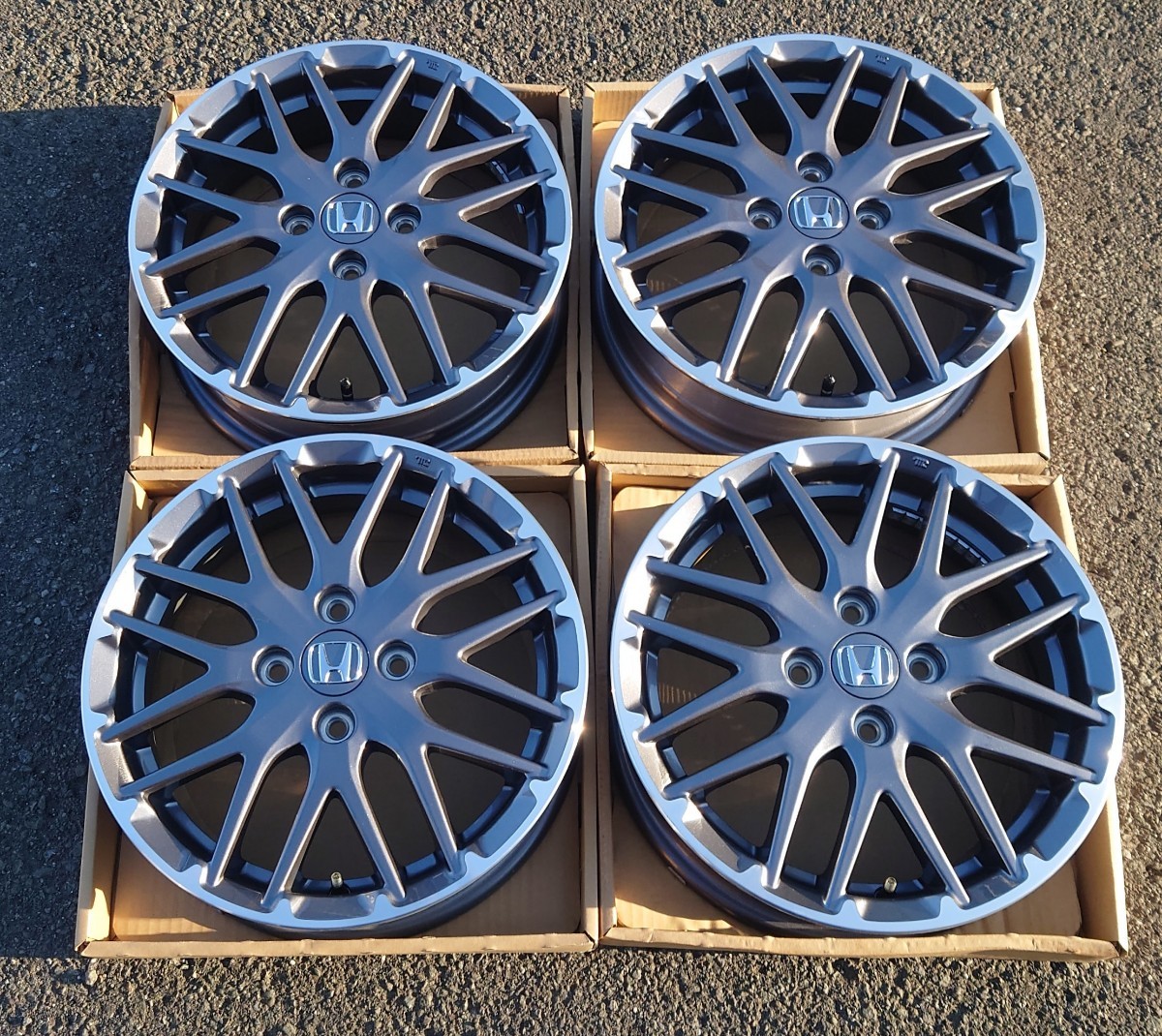 【目立った傷や汚れなし】新型N-BOX 純正 15インチ アルミホイール JF5 15×4.5J +45 PCD100 4H 4穴 ピューター ...