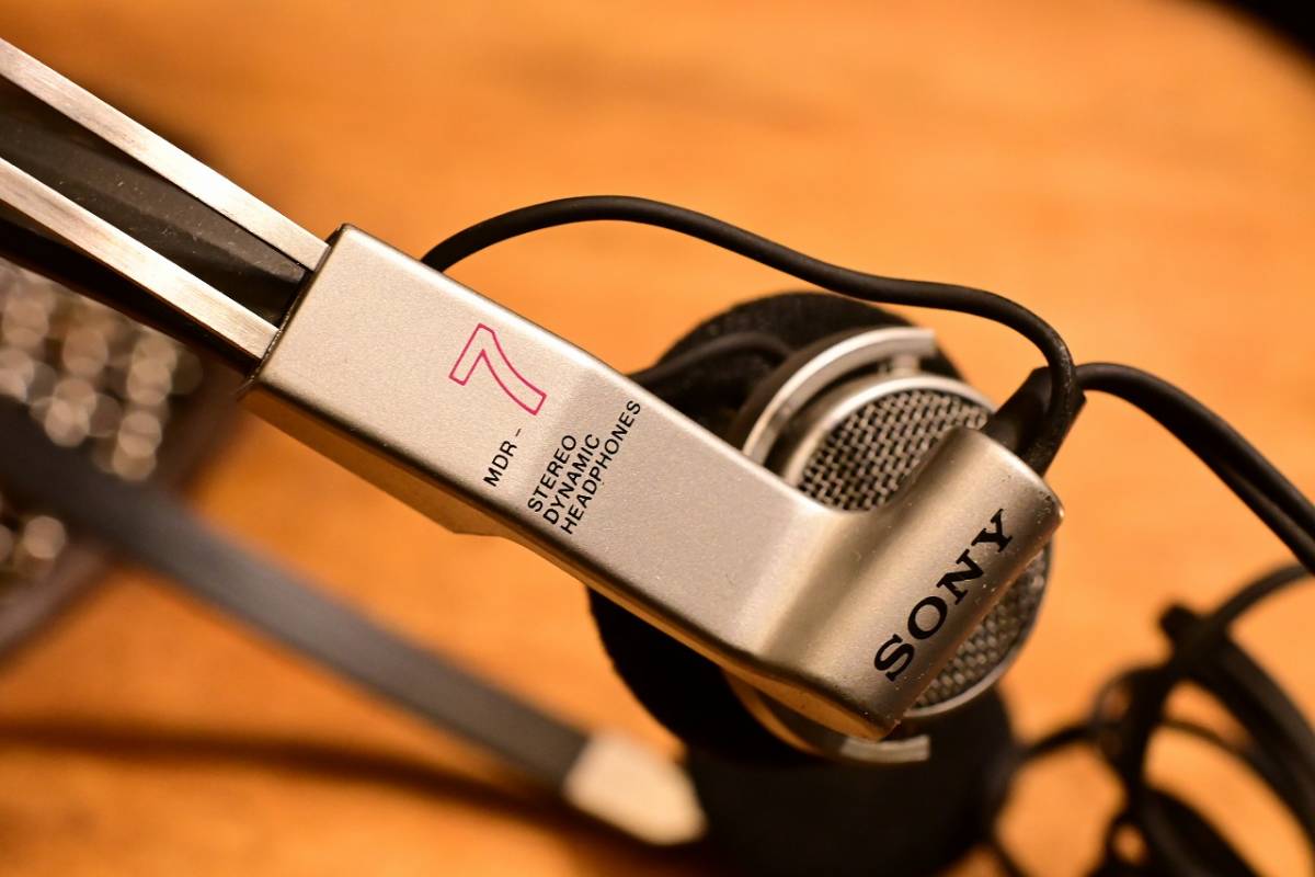 【やや傷や汚れあり】【ビンテージ・オーディオ】希少 SONY ソニー MDR-7 ヘッドホン ヘッドフォン ウォークマンの落札情報詳細 - Yahoo!オークション落札価格検索 オークフリー