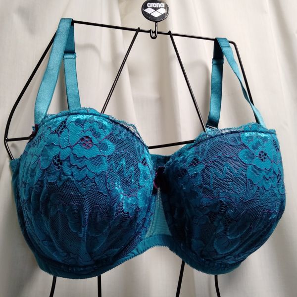 【やや傷や汚れあり】【USED】75H 補正下着 ブラジャー エメラルドグリーンの落札情報詳細 - ヤフオク落札価格検索 オークフリー