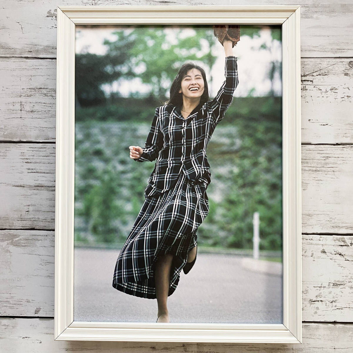 【目立った傷や汚れなし】額装品 中山美穂 /80年代アイドル・グラビア/昭和/若い頃/ポスター風広告/A4サイズ額入り/アートフレーム YH08-5の落札情報詳細 - Yahoo!オークション ...