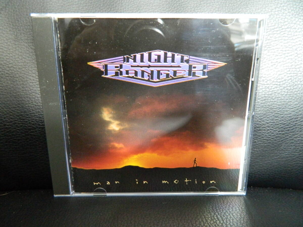 【やや傷や汚れあり】(13) NIGHT RANGER / MAN IN MOTION 日本盤 ジャケ傷み、ジャケ冊子外れあり、日本語解説 ...