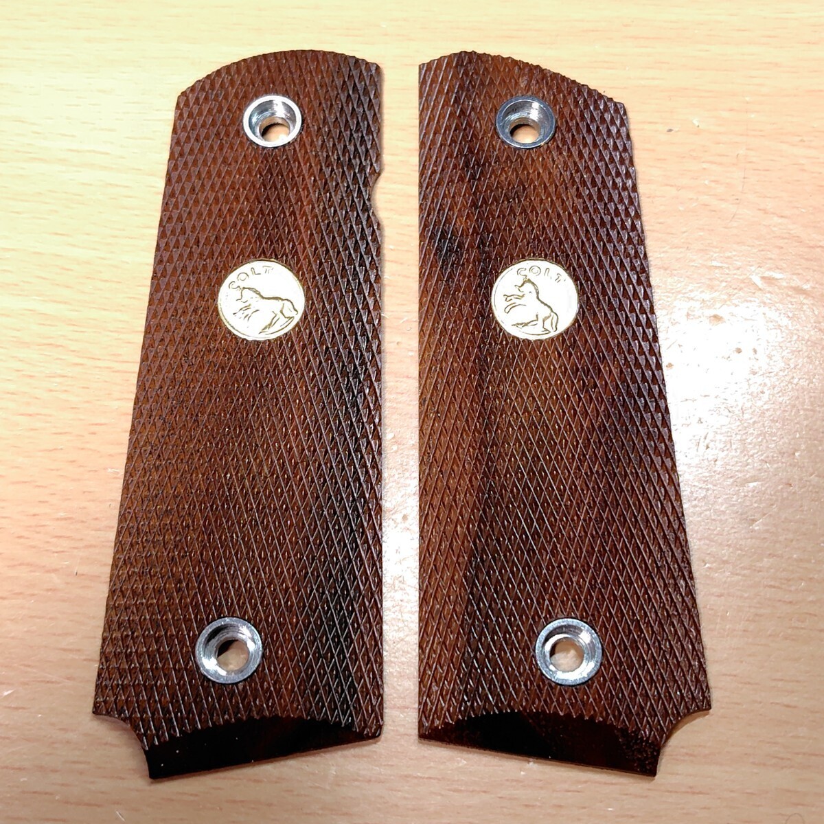 【目立った傷や汚れなし】★絶版 MGC 純正 GM5 GM12 1911 ガバメント 系用 木製 グリップ Prime WA MGC コルト カスタム BWC マルイ コマンダー ZEKE等に ...