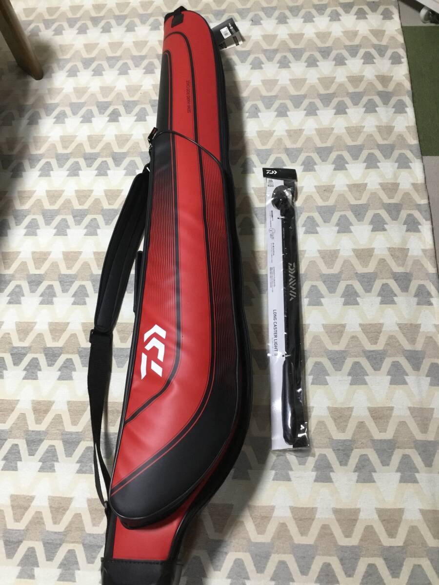 【未使用】定価￥9,200 ダイワ セミハード ロッドケース138R（C) 磯バック 新品未使用 コマゼV400 ロングキャスター おまけ付き ...