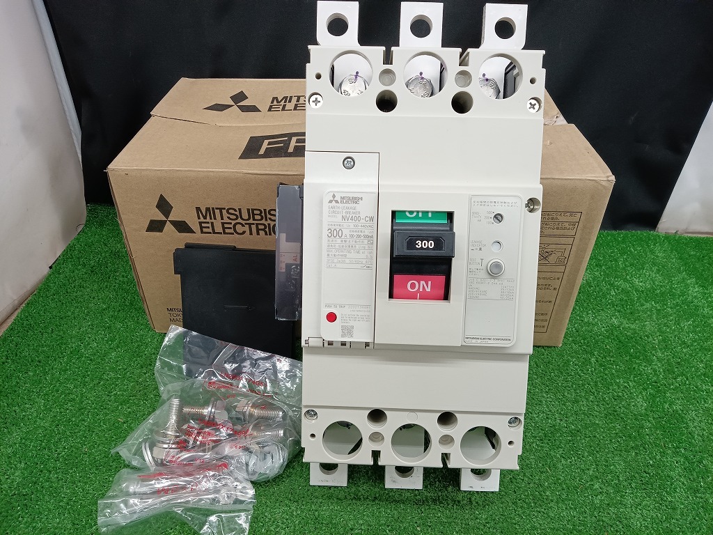 【未使用】未使用品 三菱電機 MITSUBISHI ELECTRIC 漏電遮断器 高調波 サージ対応形 NV-Cシリーズ 経済品 NV400-CW 3P 300A 100-440V 1.2 ...