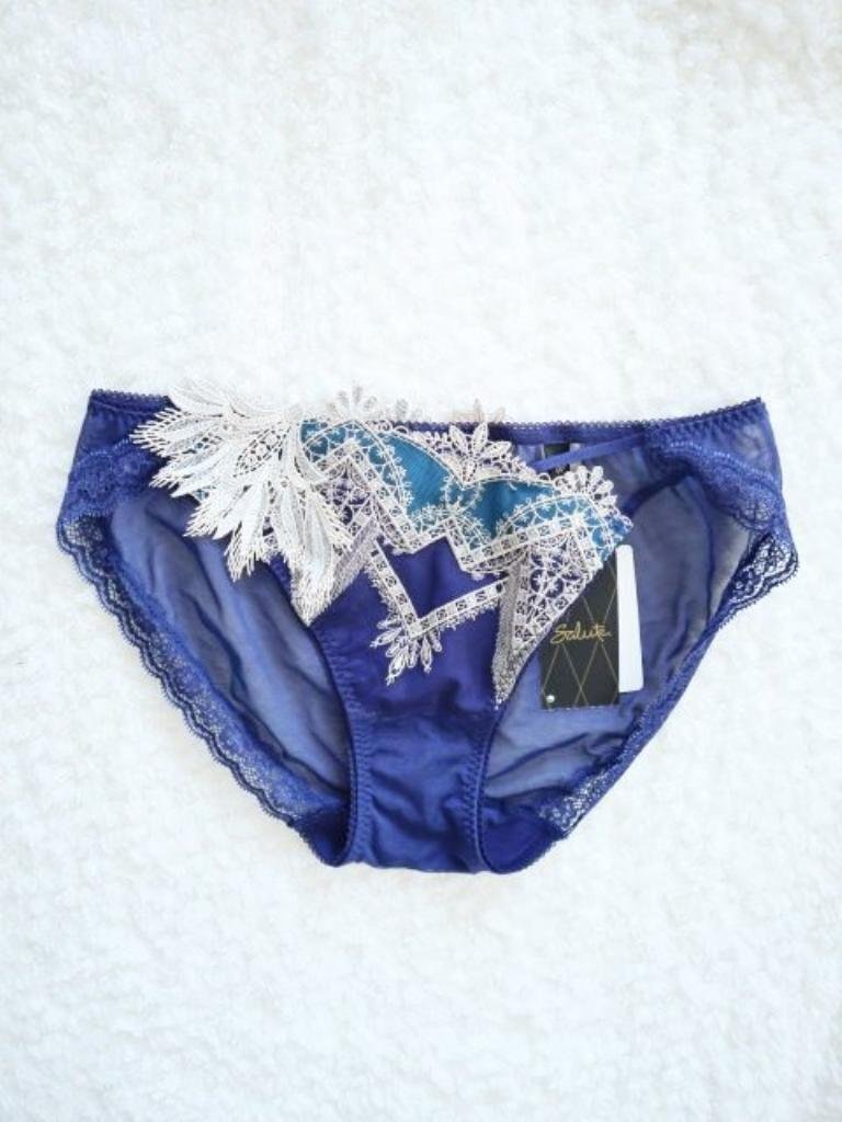 【未使用】送料込★新品タグ付き 店舗限定 Wacoal Salute ワコールサルート 79G 王家の紋章 ショーツ L 92-100 ネイビー他 日本製 s6441062の落札情報詳細 ...