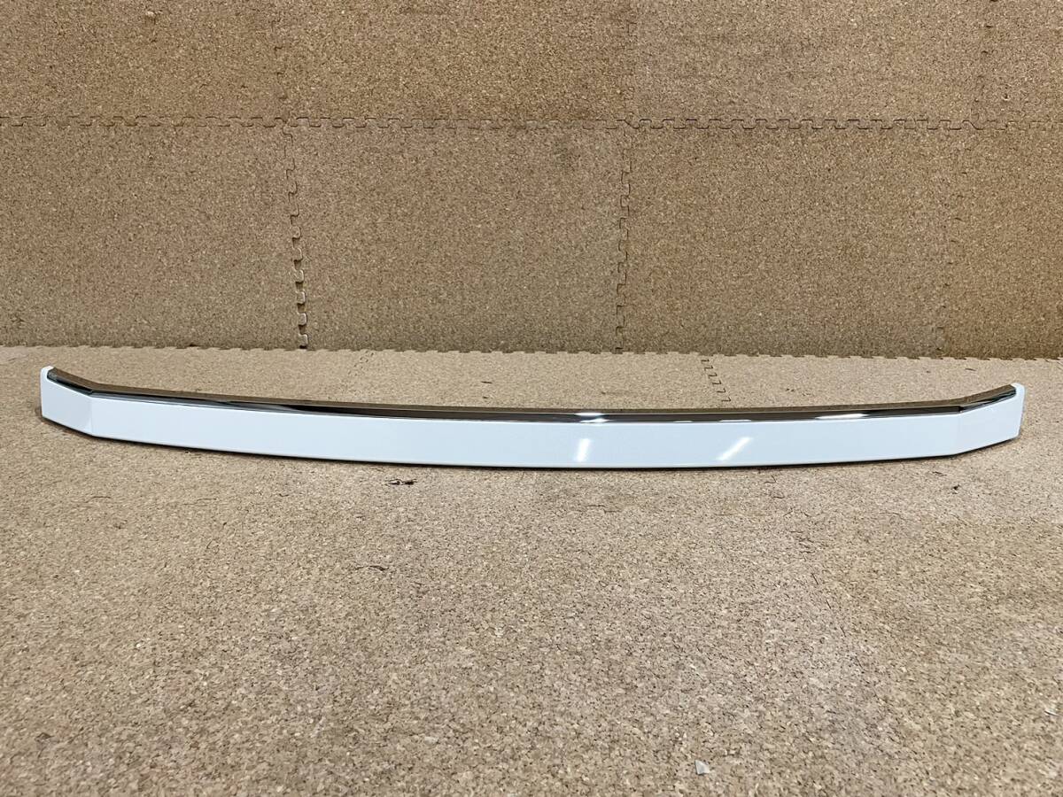 【やや傷や汚れあり】【美品】ノア ZRR80 ZRR85 80系 後期 ボンネットフードモール 75770-28170 75772-28010 ...