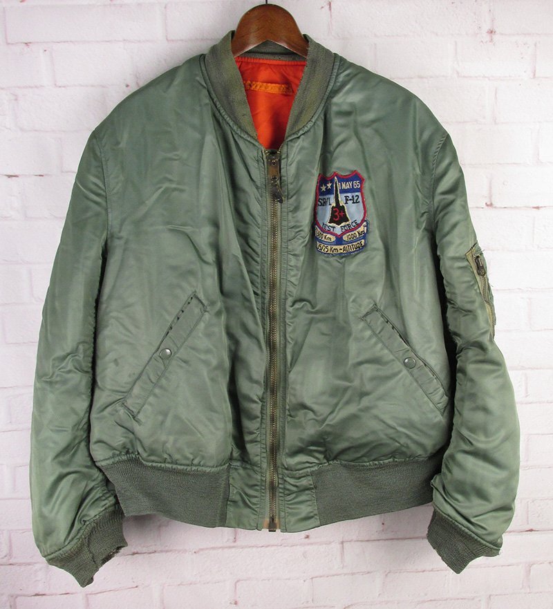 【傷や汚れあり】FJ25549 ビンテージ 米軍実物 60s ALPHA MA-1 フライトジャケット MIL-J-8279D DSA100-69-C-2096 セージグリーン系 X ...