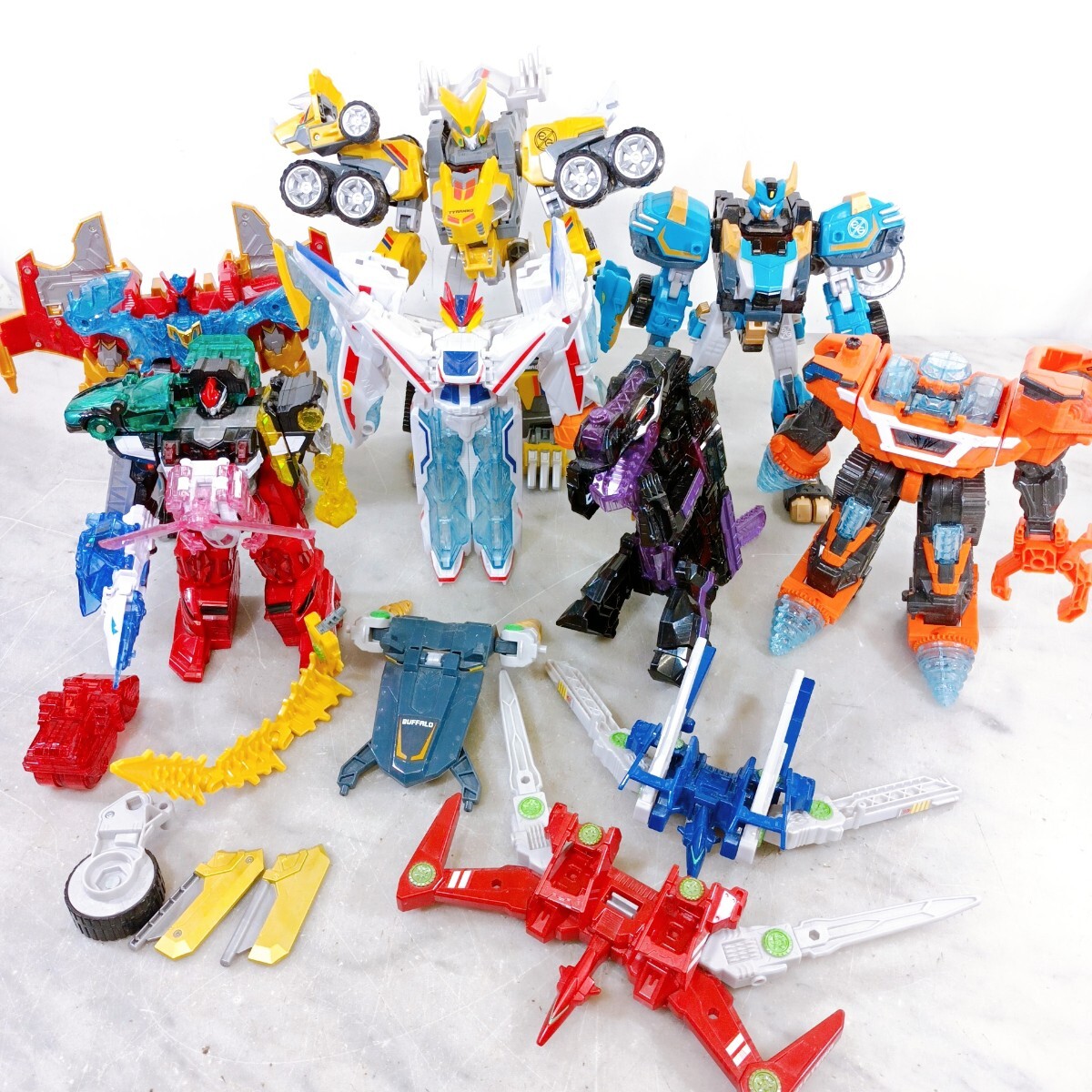 【傷や汚れあり】トミカ絆合体アースグランナー 魔進戦隊キラメイジャー キラメイジン ギガントドリラー ティラノトプス バッファーゲッターなど