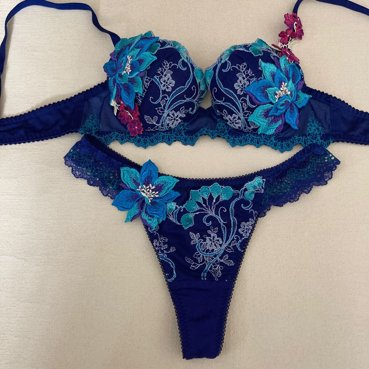 【未使用】ワコール サルート 73グループ 月下香 ブラジャーC65 ソングM KO Wacoal saluteの落札情報詳細 - Yahoo!オークション落札価格検索 オークフリー