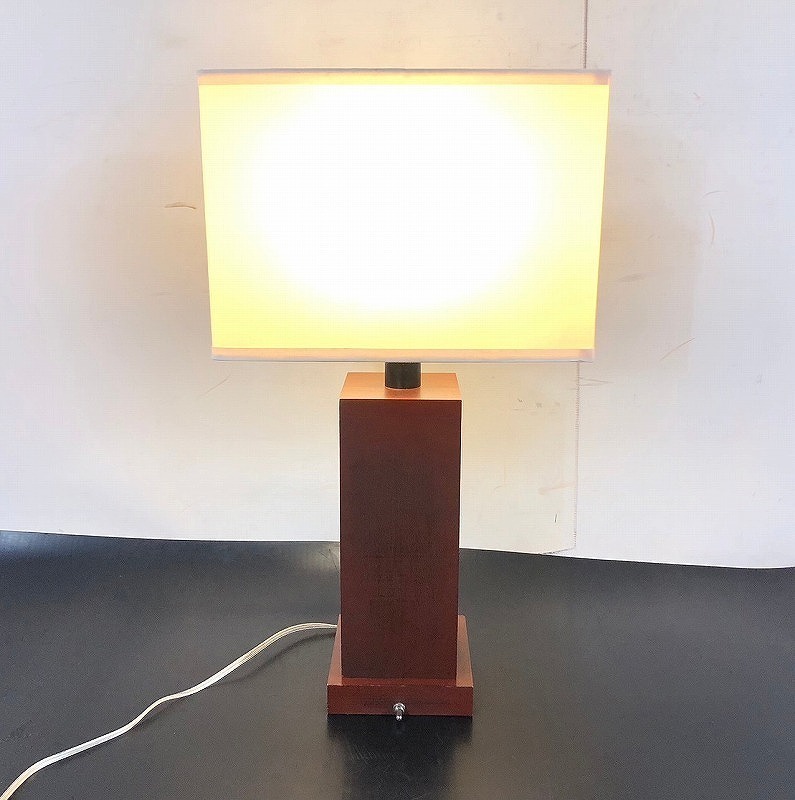 【傷や汚れあり】送料無料【難あり/米軍放出品】スクエア型 テーブルランプ 布シェード スタンドライト 照明 インテリア 卓上ランプ (120 ...